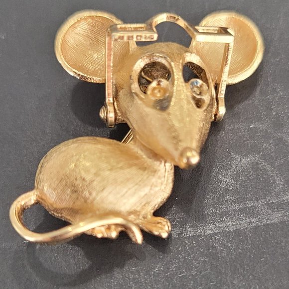 Avon | Jewelry | Vintage Avon Mouse Wearing Glasses Metal Brooch Pin ...
